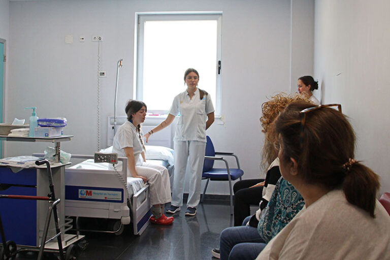El Hospital Universitario de Torrejón lanza una Escuela de Cuidadores ...